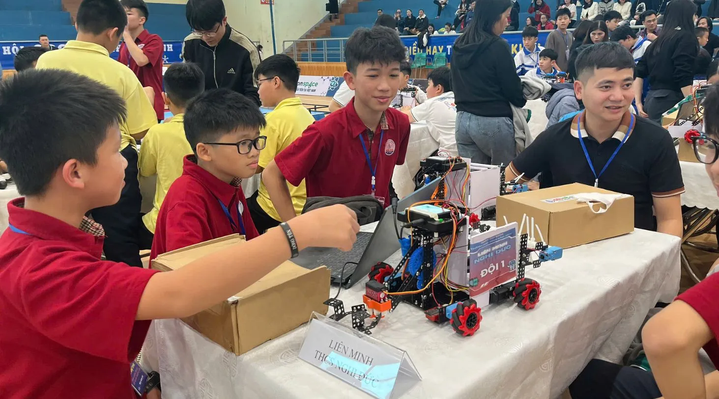 Lớp Học STEM Là Gì? Lộ Trình Triển Khai Chi Tiết Cho Mọi Cấp Học - Hà ...