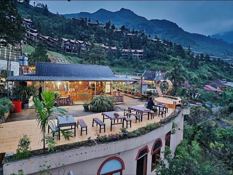 UPPER CLOUD RESTAURANT LAKE VIEW | Lucien Hotel: View Hồ Hoàn Kiếm Đẹp ...